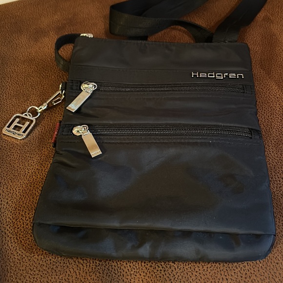 Hedgren | Bags | Rfid Hedgren Black Crossbody Travel Bag Purchased In ...
